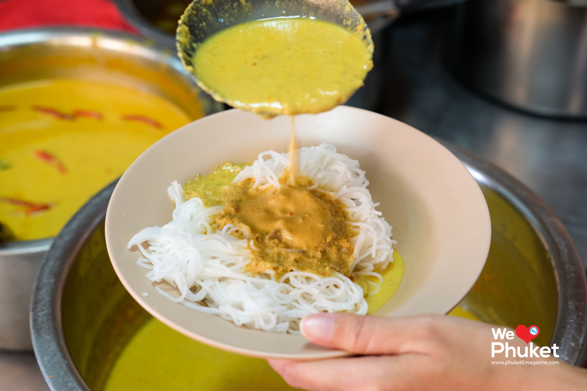 How to eat Kanom Jeen Phuket style - Phuket E-Magazine