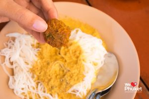 How to eat Kanom Jeen Phuket style - Phuket E-Magazine