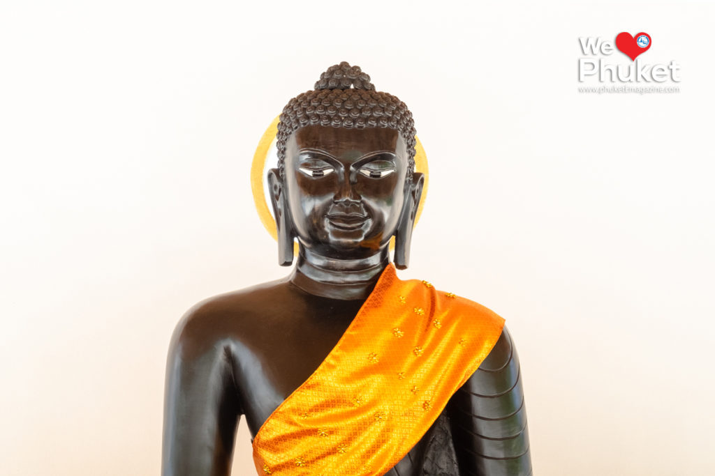 Visit a Phuket temple and give peace to your soul to get ready to ...